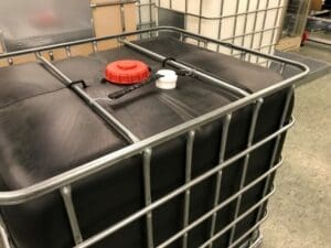 Niveaumeting in IBC’s met volledig autonome radarsensor - Fluids Processing