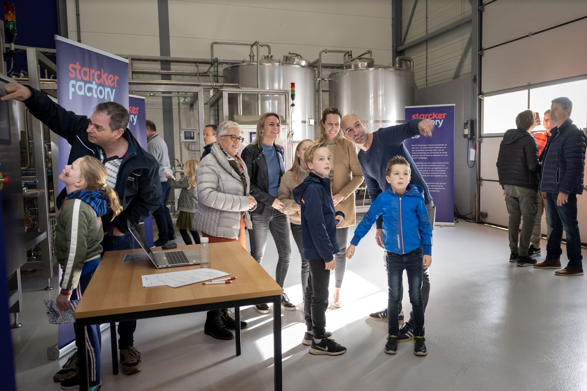 Opening Starcker Factory: praktijkfabriek voor werk-leerstudenten ...