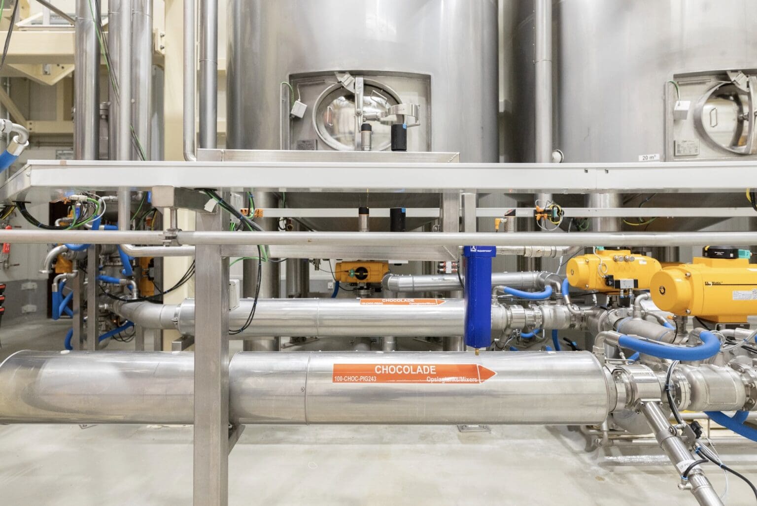 28 rvs tanks voor productie Belgische chocolade - Fluids Processing